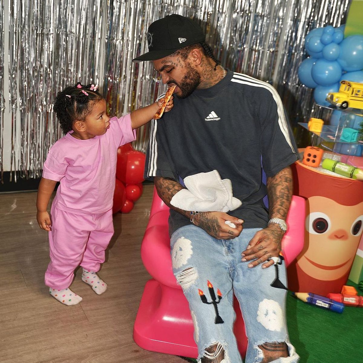 Dave East Outfit from November 12, 2022 | WHAT’S ON THE STAR?