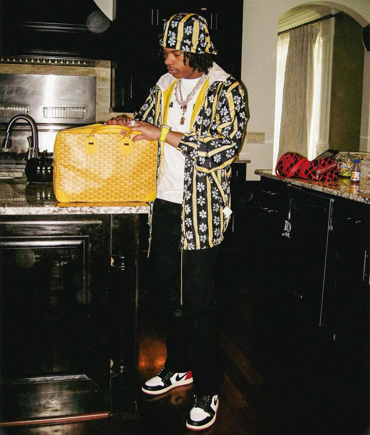 Lil Baby Outfit from November 12, 2022 | WHAT’S ON THE STAR?