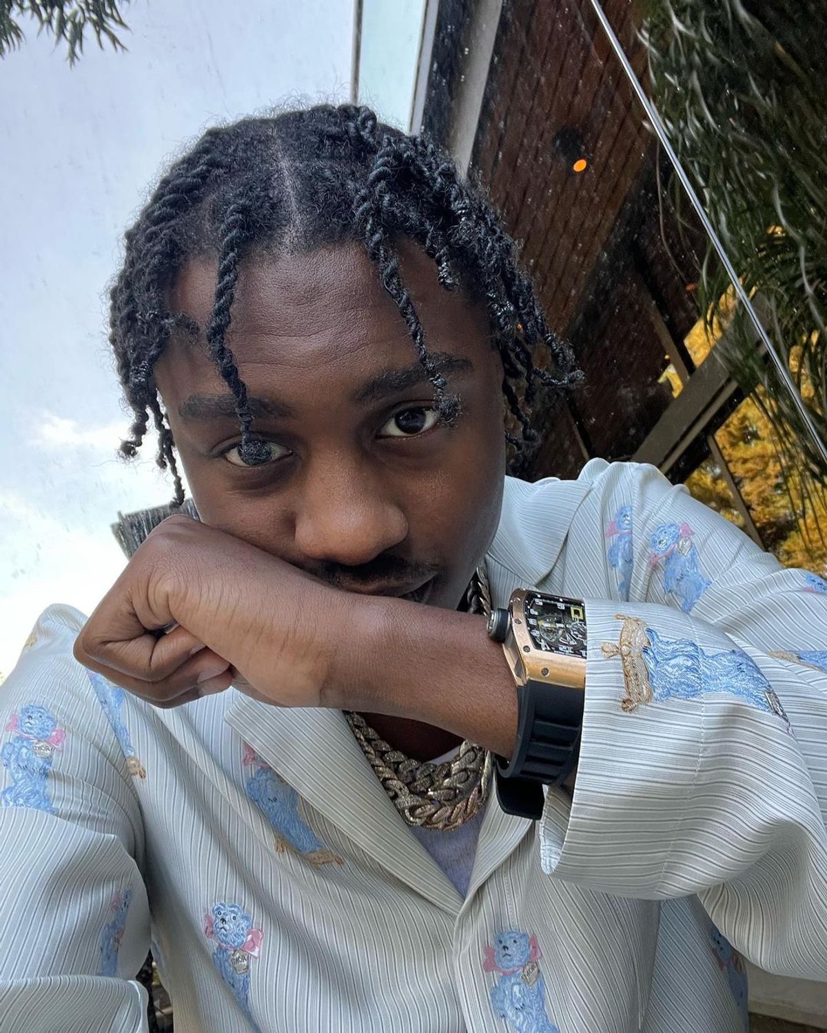 Lil Tjay Outfit from November 11, 2022 | WHAT’S ON THE STAR?