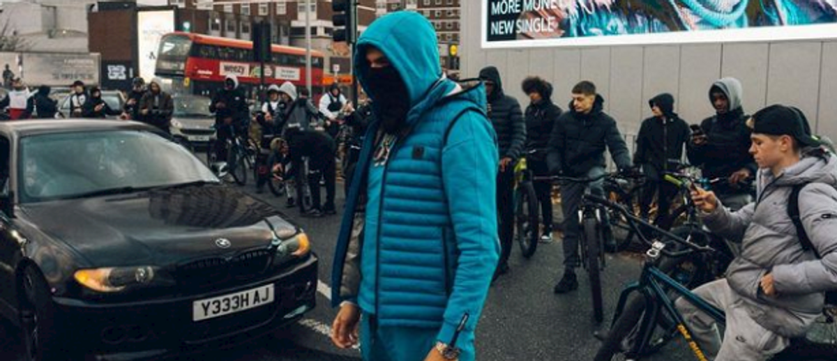 Meekz: Outfits, Clothes, Style and Fashion | WHAT’S ON THE STAR?