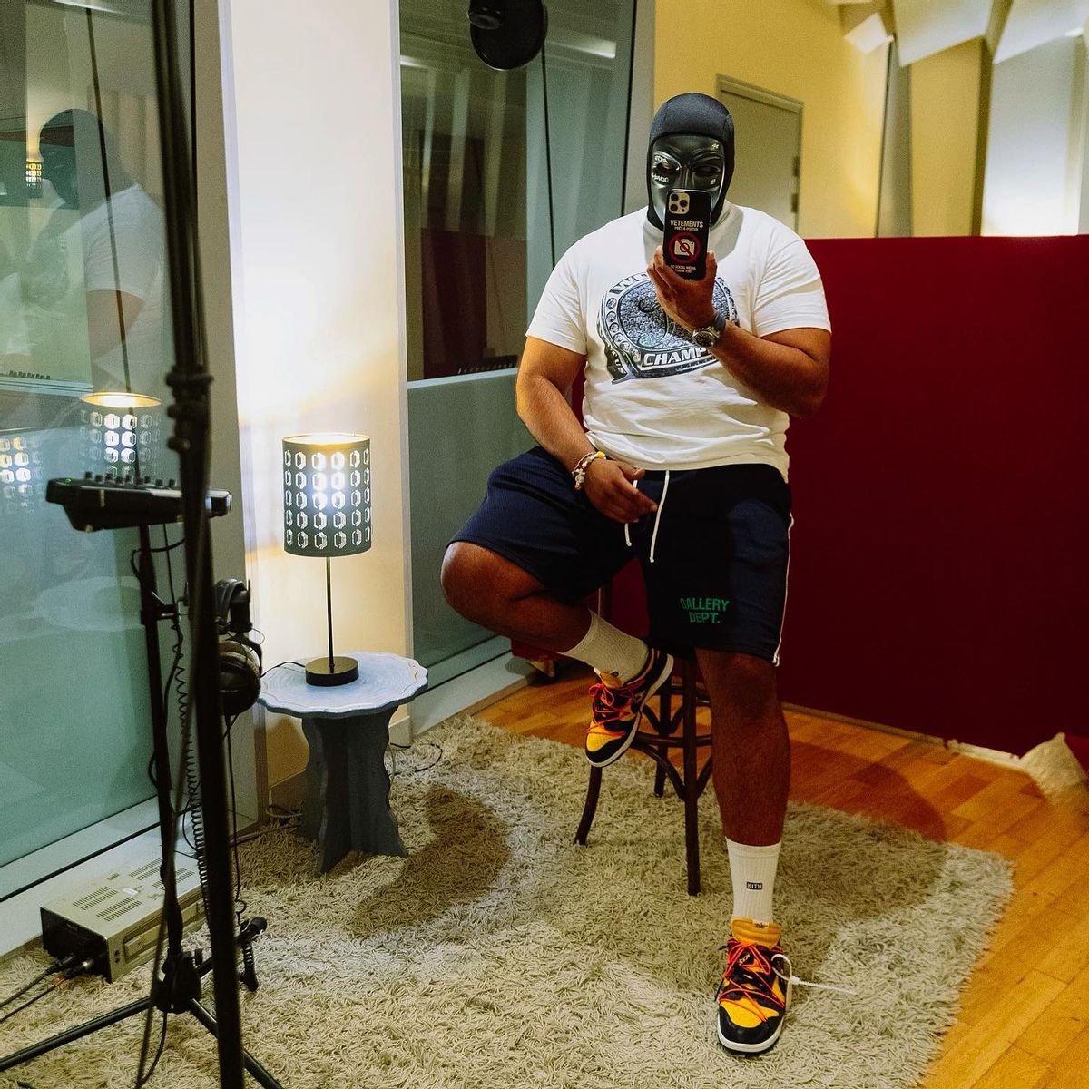 M Huncho Outfit from September 7, 2022 | WHAT’S ON THE STAR?