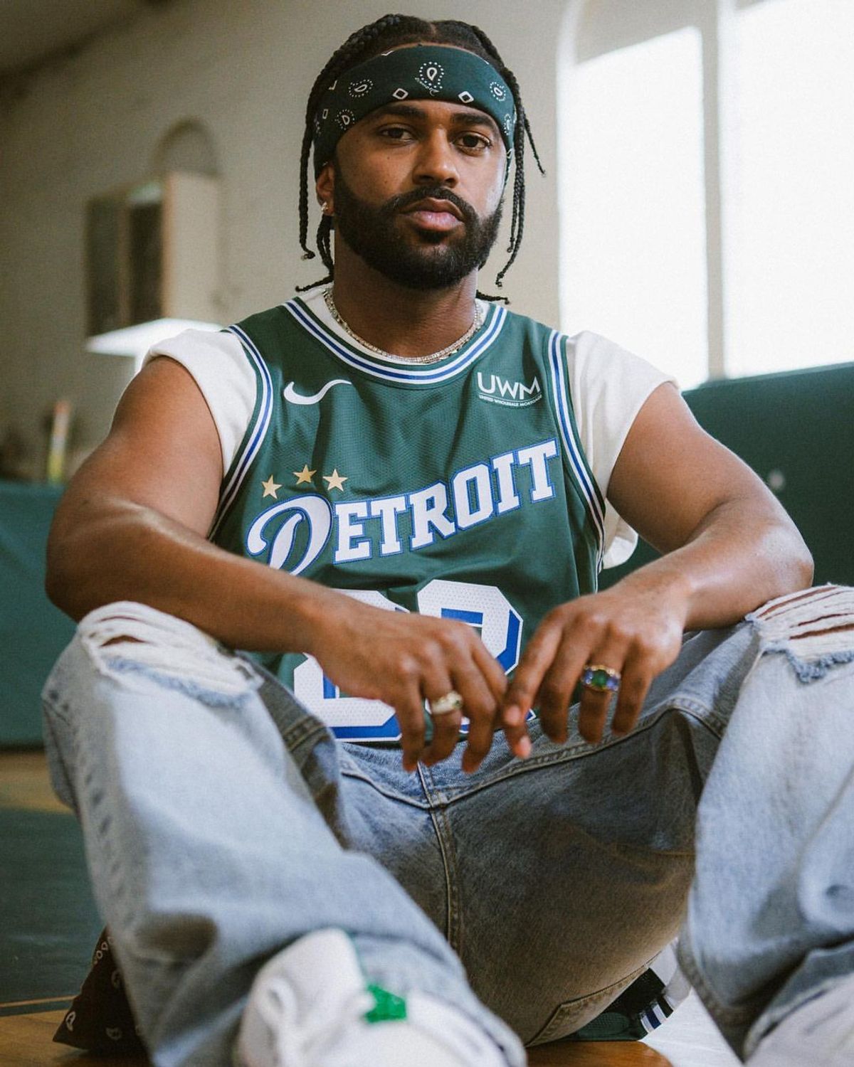 Big Sean Outfit from November 12, 2022 | WHAT’S ON THE STAR?