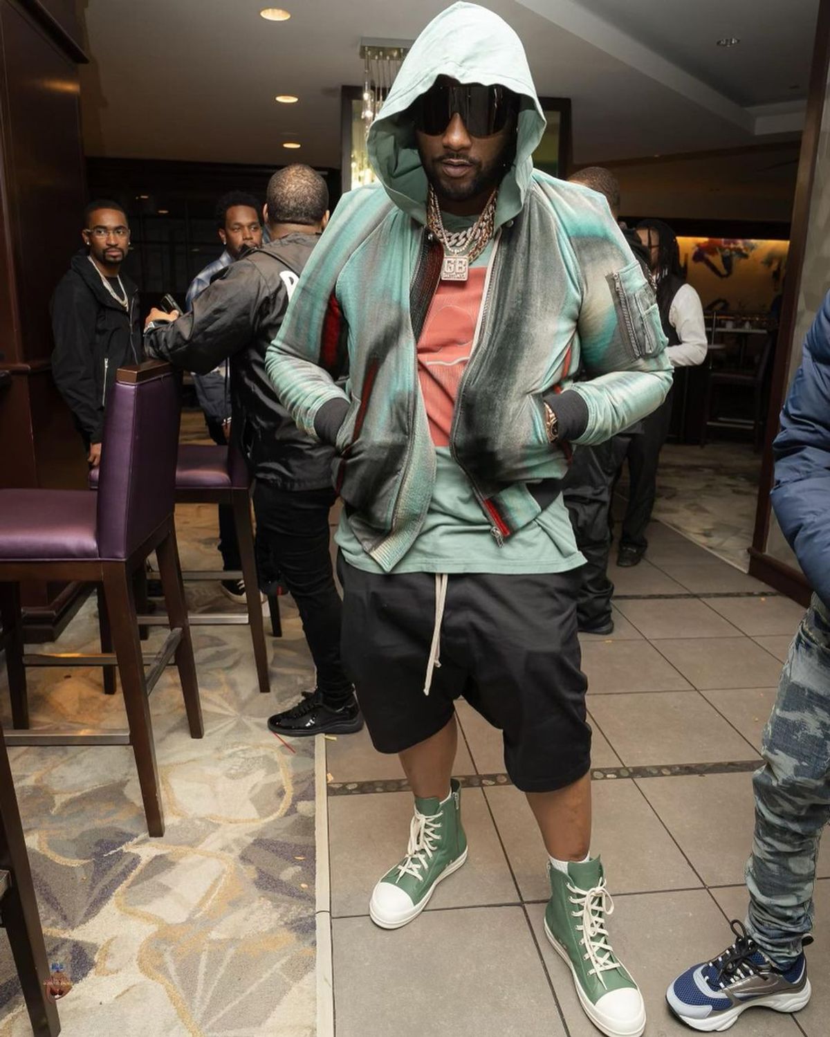 Peezy Outfit from November 6, 2022 | WHAT’S ON THE STAR?