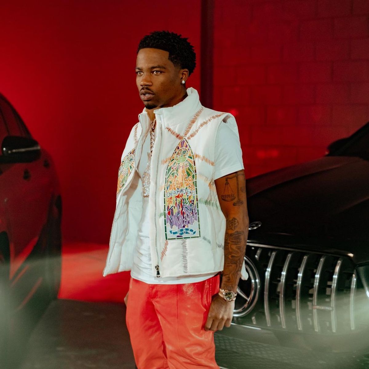 Roddy Ricch Outfit from November 16, 2022 | WHAT’S ON THE STAR?