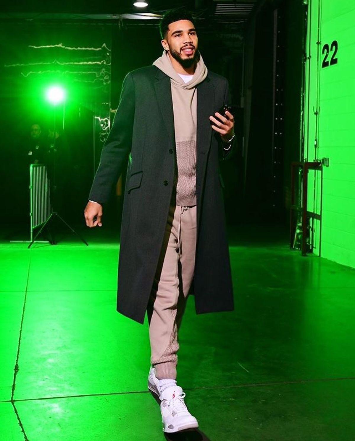 Jayson Tatum Outfit from November 17, 2022 | WHAT’S ON THE STAR?