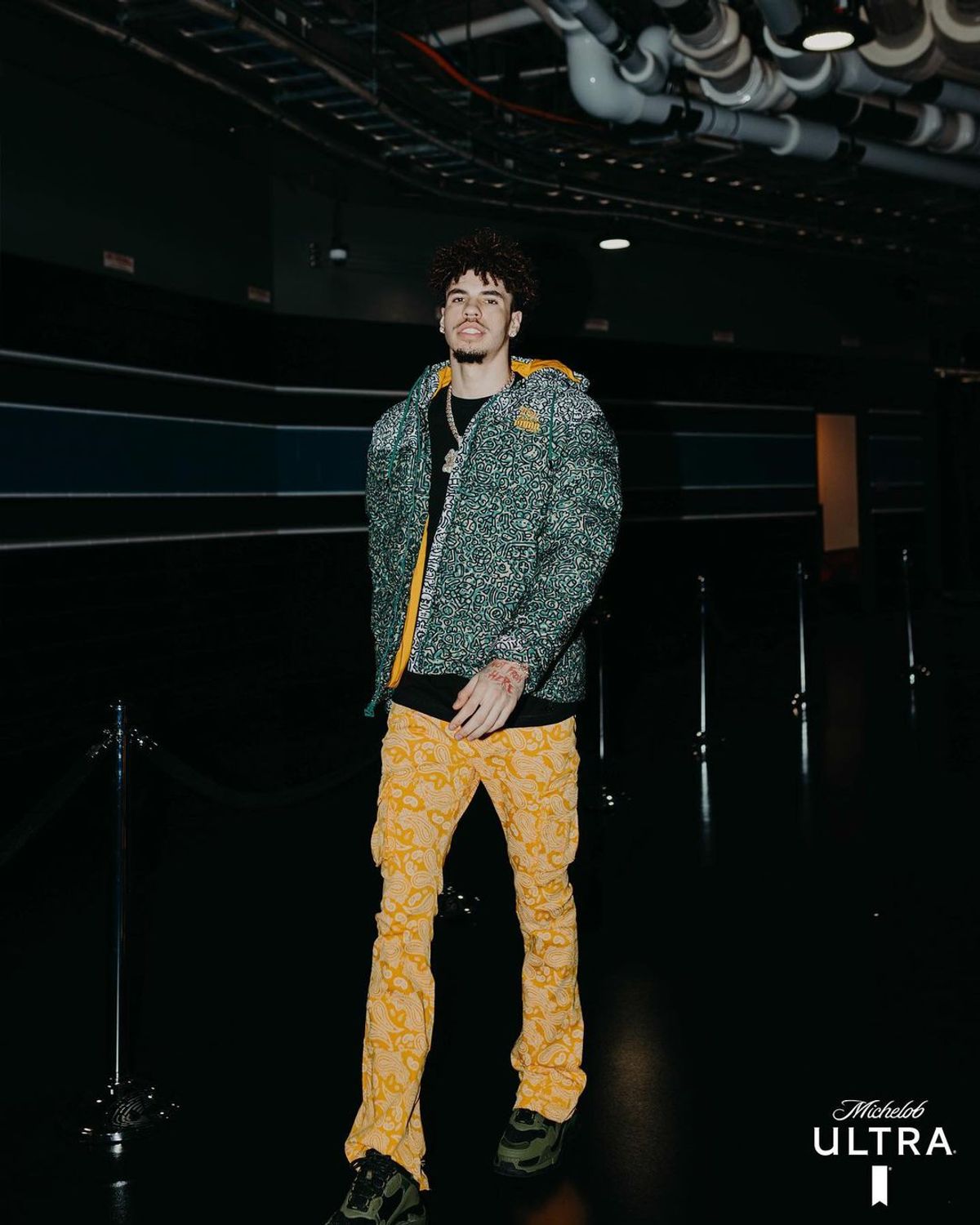 LaMelo Ball Outfit from November 17, 2022 | WHAT’S ON THE STAR?