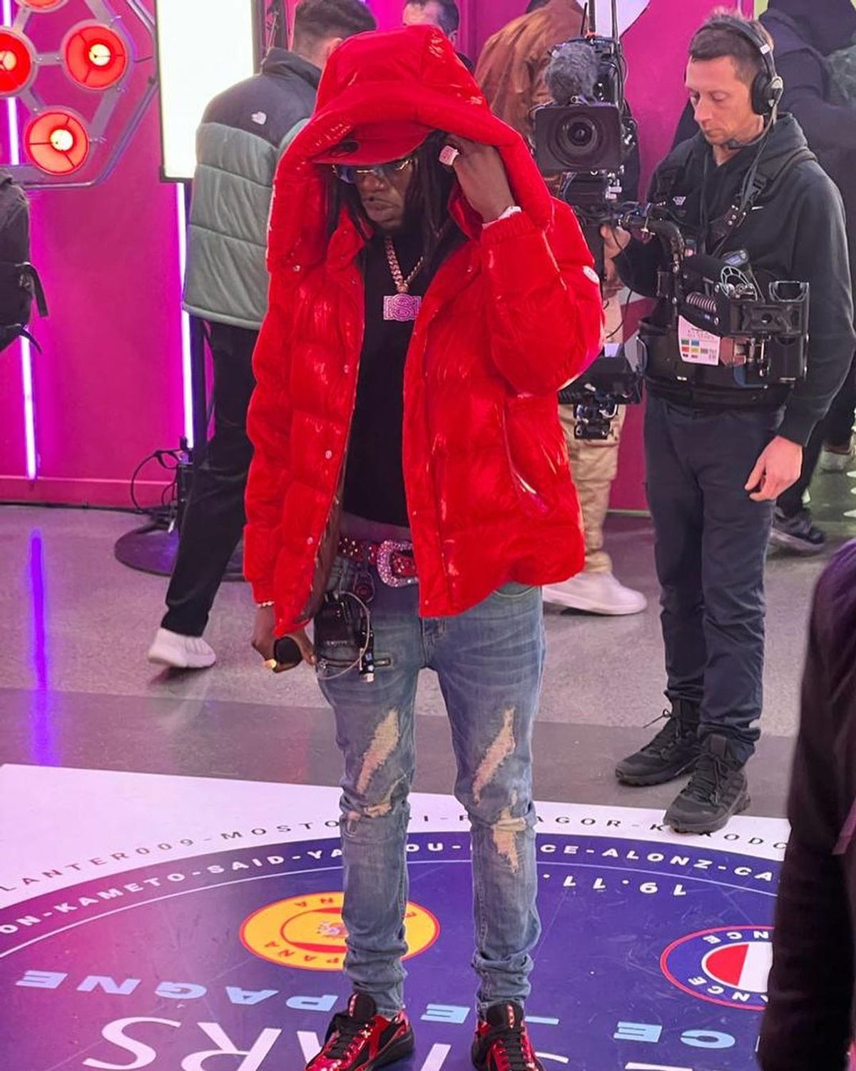 Gazo Outfit from November 20, 2022 | WHAT’S ON THE STAR?