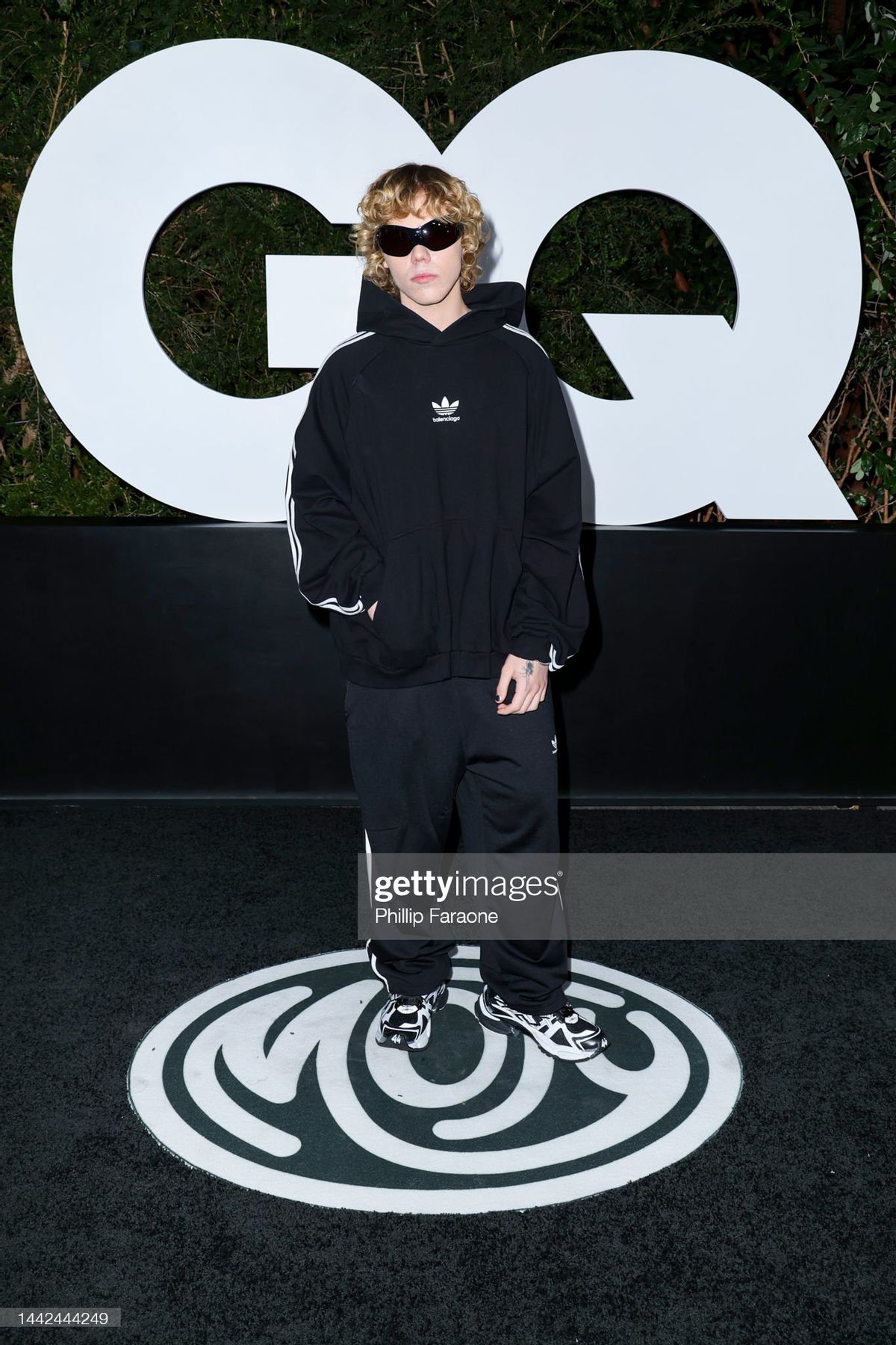 The Kid Laroi Outfit from November 19, 2022 | WHAT’S ON THE STAR?