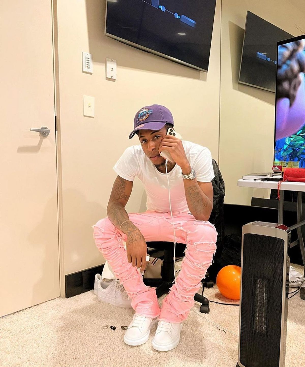 NBA YoungBoy Outfit from November 23, 2022 | WHAT’S ON THE STAR?