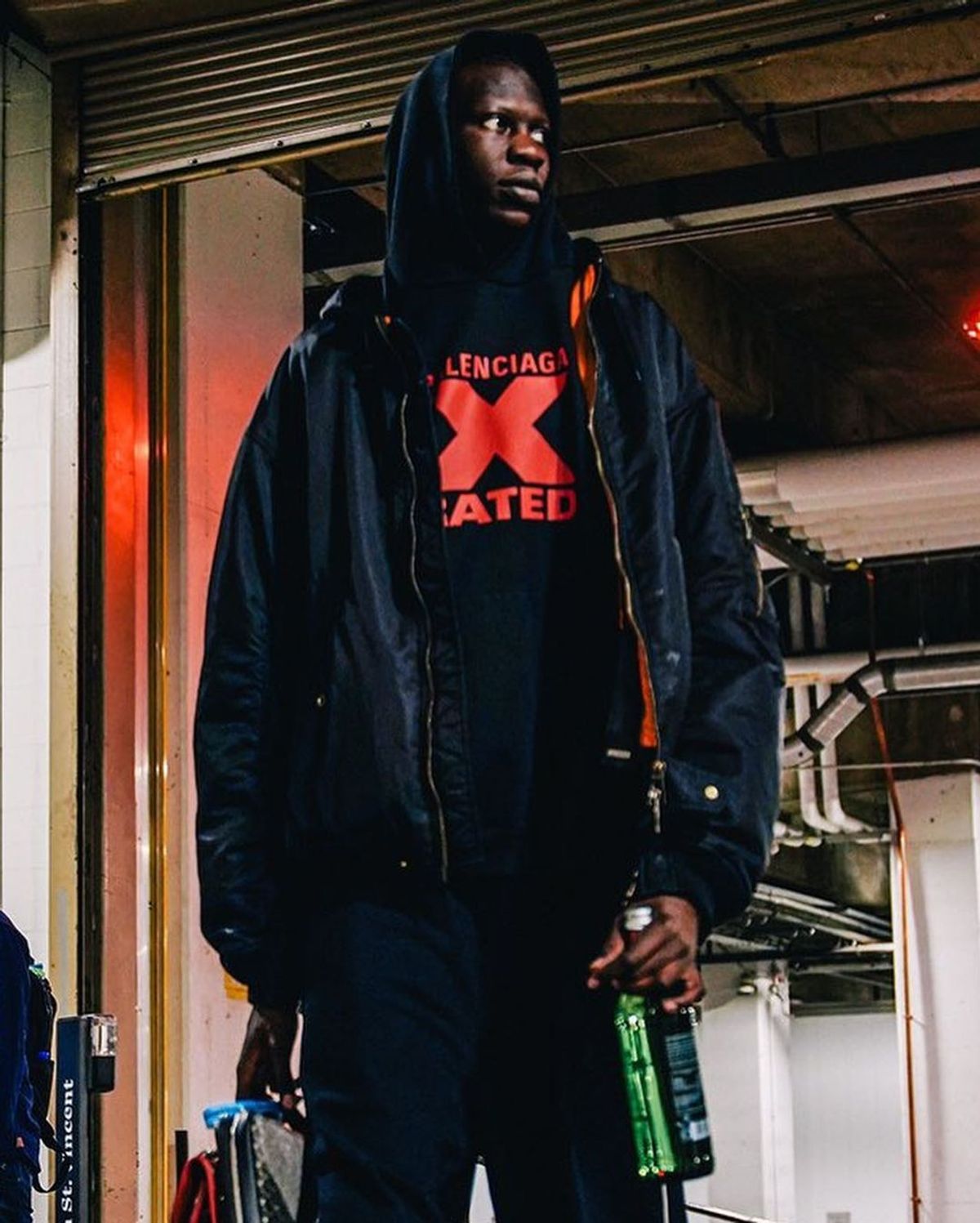 Bol Bol Outfit from November 23, 2022 | WHAT’S ON THE STAR?