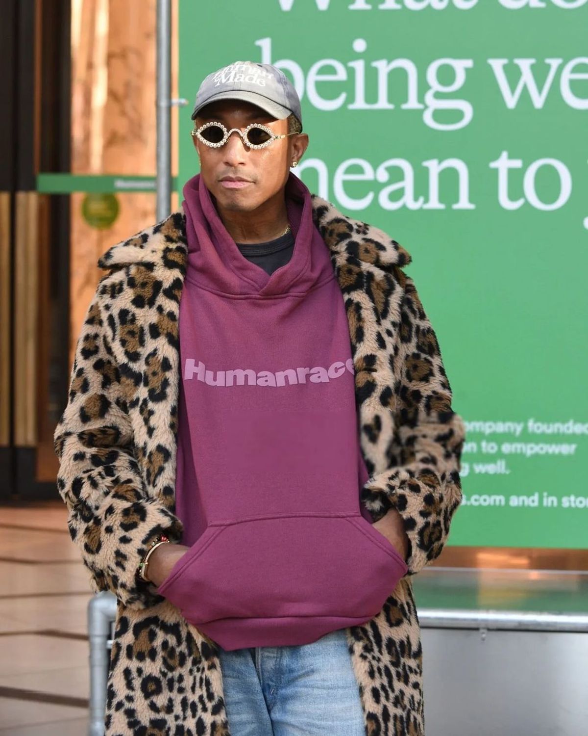 Pharrell Williams Outfit from November 25, 2022 | WHAT’S ON THE STAR?