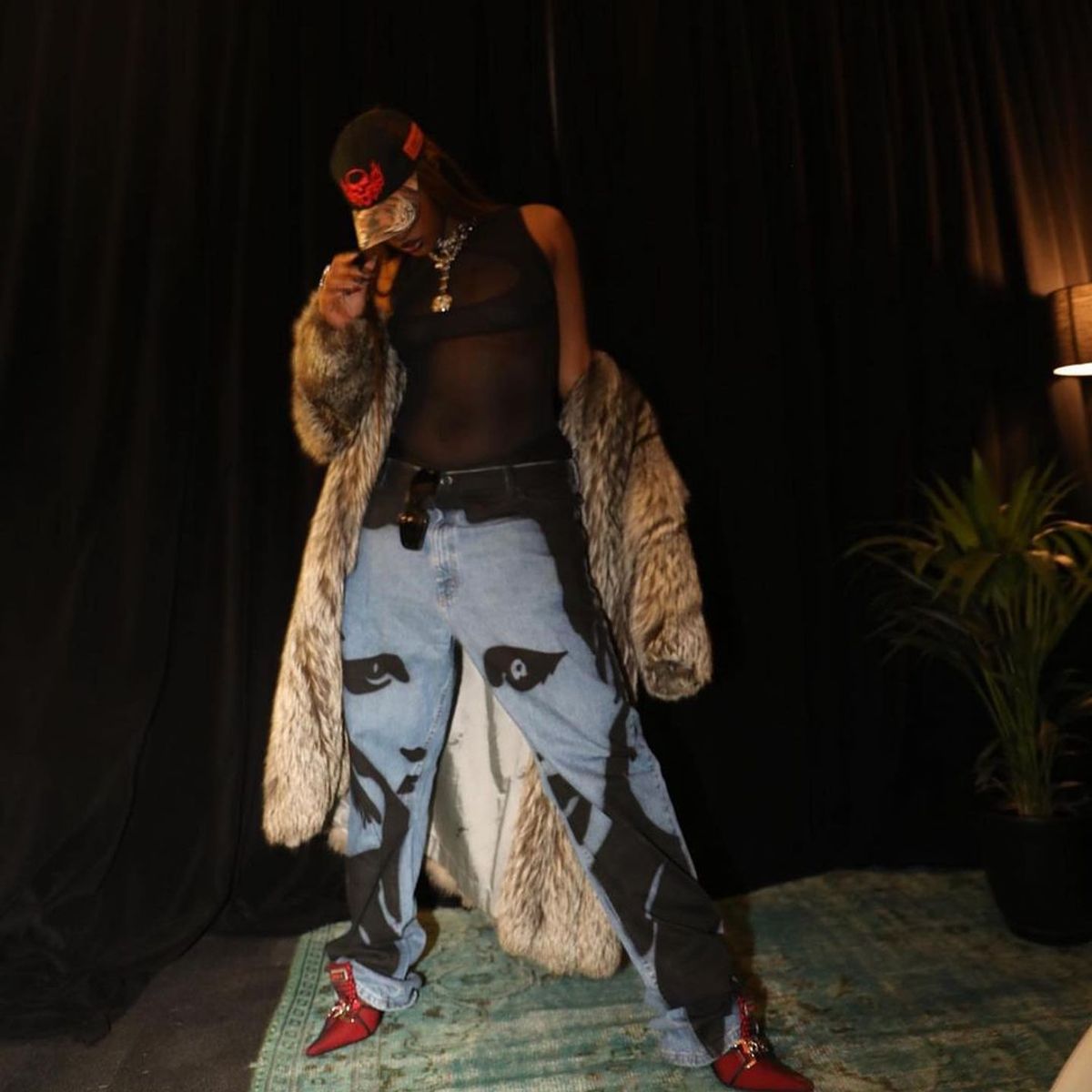 Tems Outfit from November 16, 2022 | WHAT’S ON THE STAR?