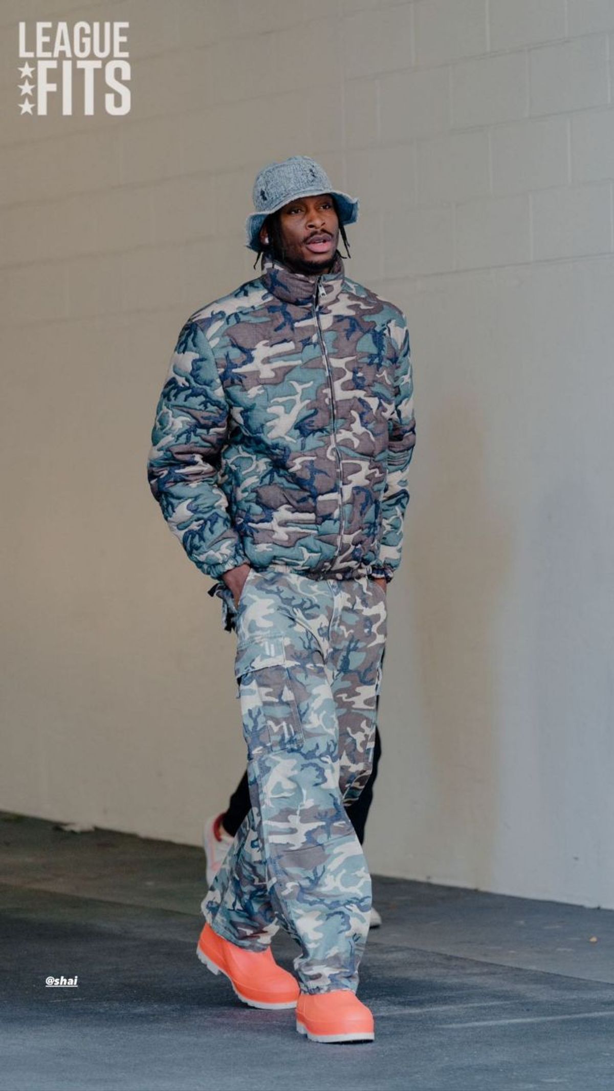 Shai Outfit from November 26, 2022 | WHAT’S ON THE STAR?