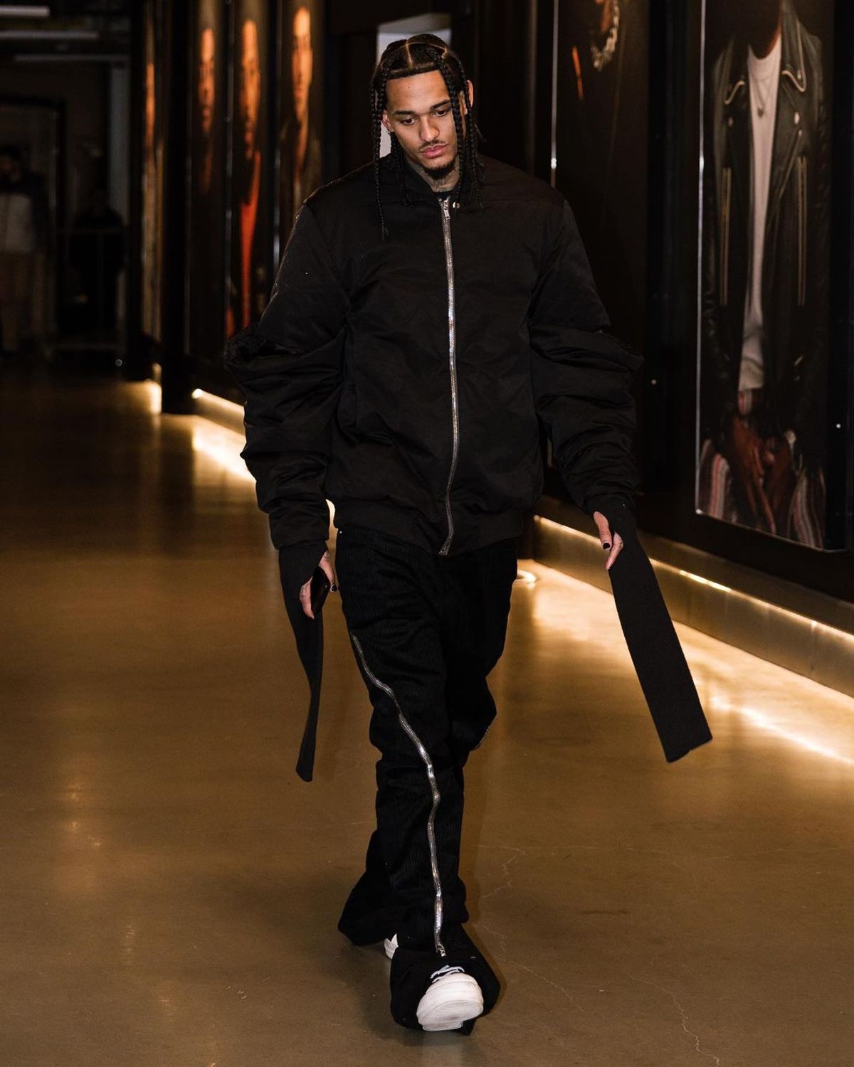 Jordan Clarkson Outfit from November 29, 2022 | WHAT’S ON THE STAR?