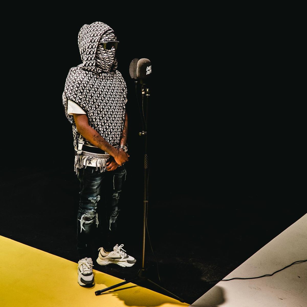 Kwengface Outfit from November 15, 2022 | WHAT’S ON THE STAR?