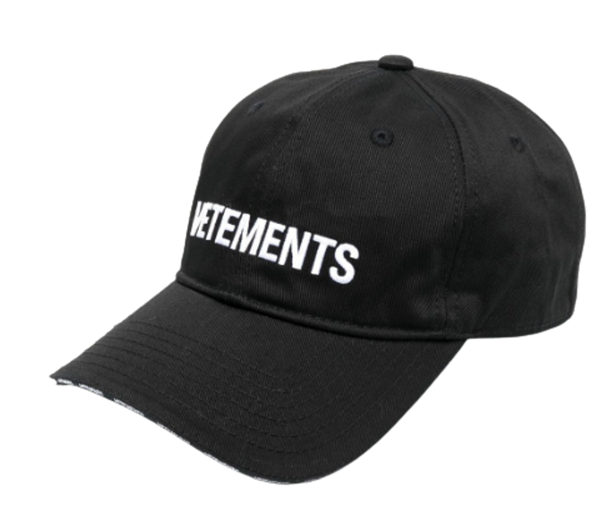 Vetements Logo Print Baseball Black Cap | WHAT’S ON THE STAR?