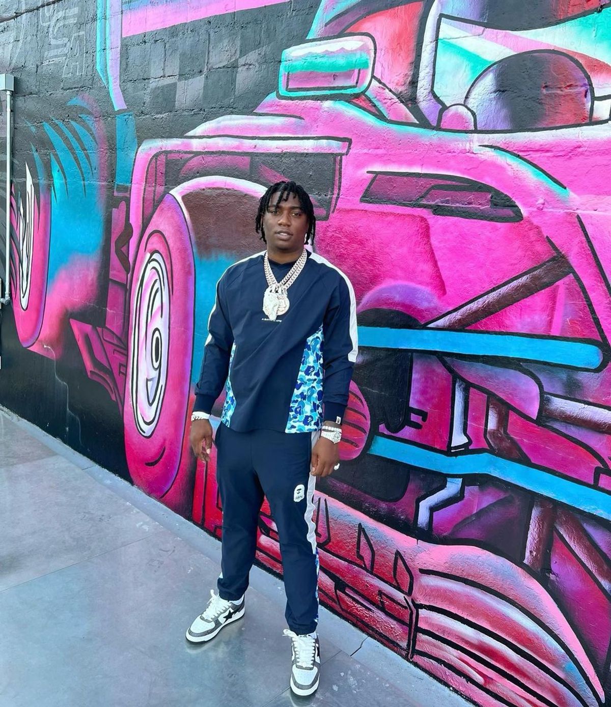 Fredo Bang Outfit from December 2, 2022 | WHAT’S ON THE STAR?