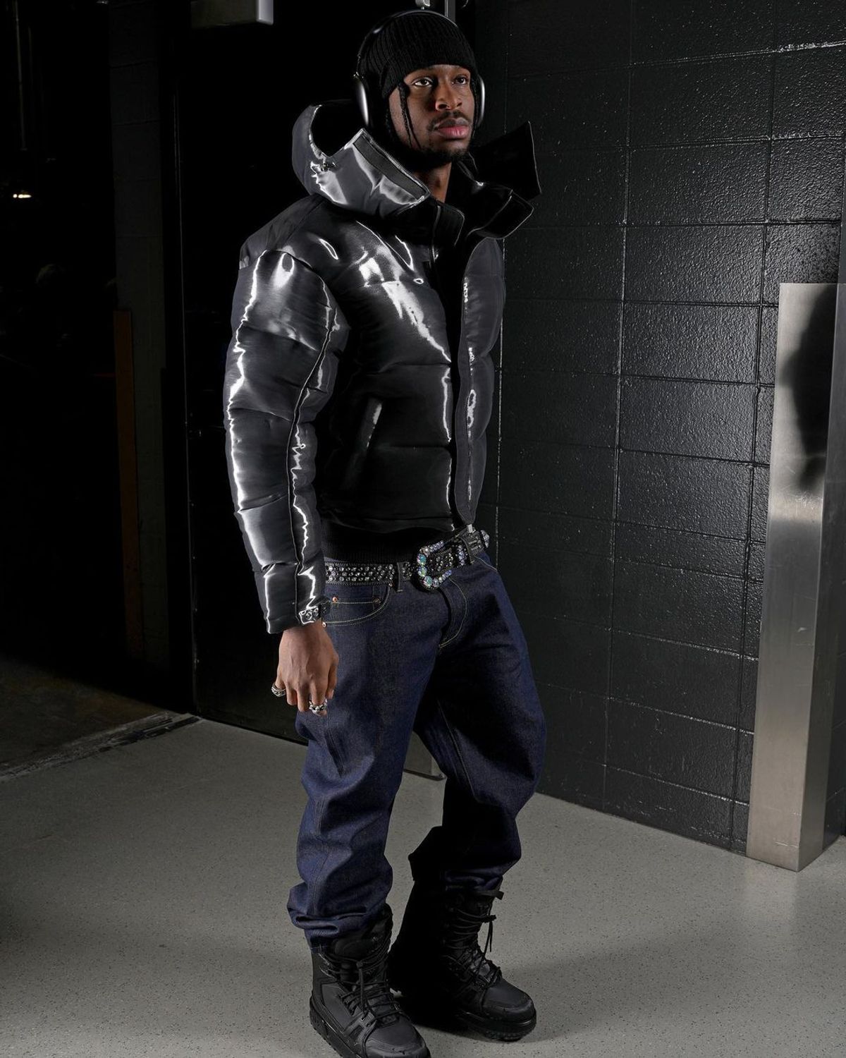 Shai Outfit from December 4, 2022 | WHAT’S ON THE STAR?