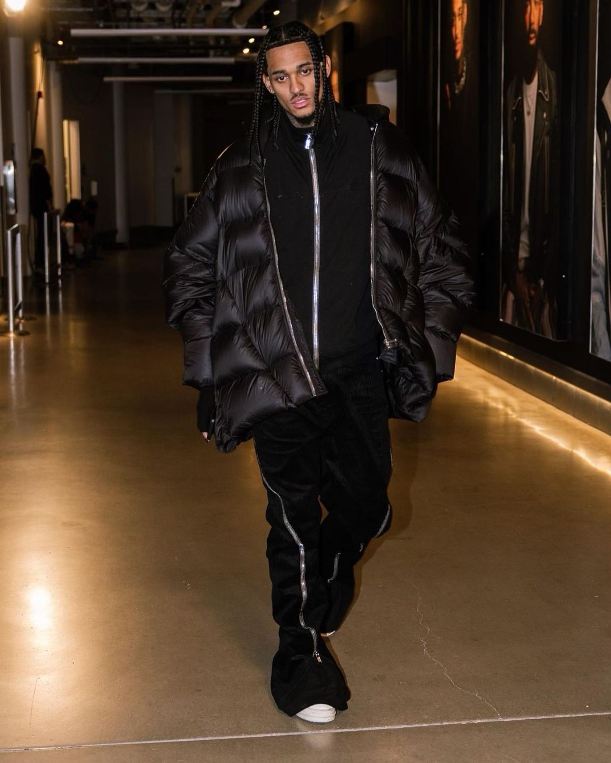 Jordan Clarkson Outfit from December 4, 2022 | WHAT’S ON THE STAR?