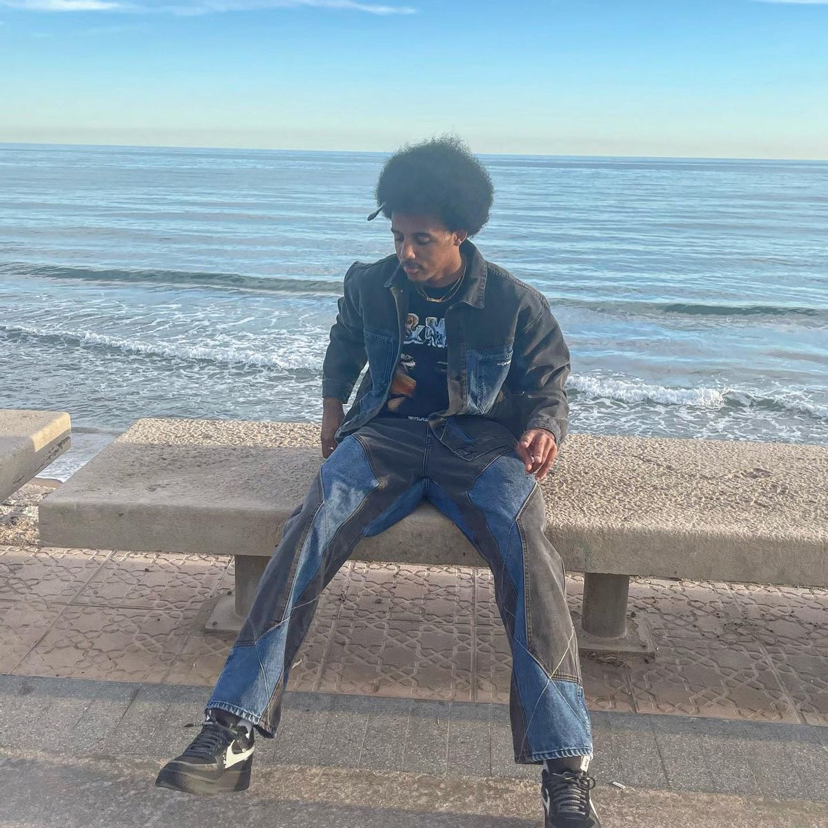 Jules Kounde Outfit from November 11, 2022 | WHAT’S ON THE STAR?