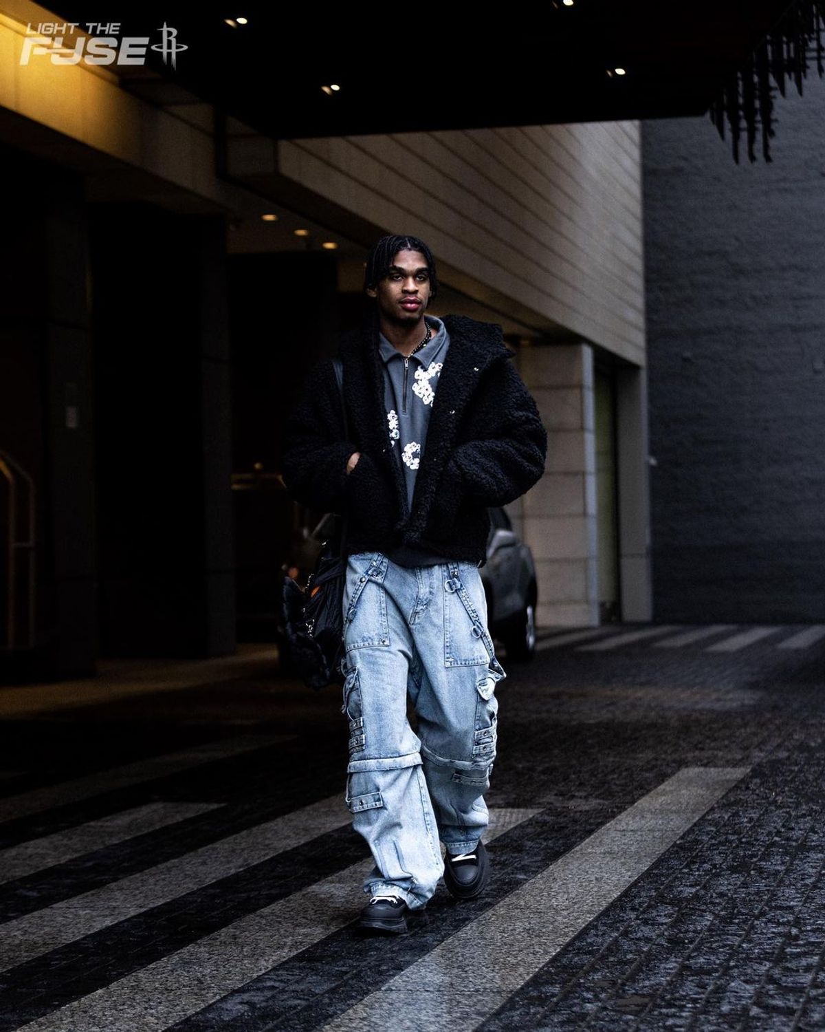 Joshua Christopher Outfit from December 5, 2022 | WHAT’S ON THE STAR?