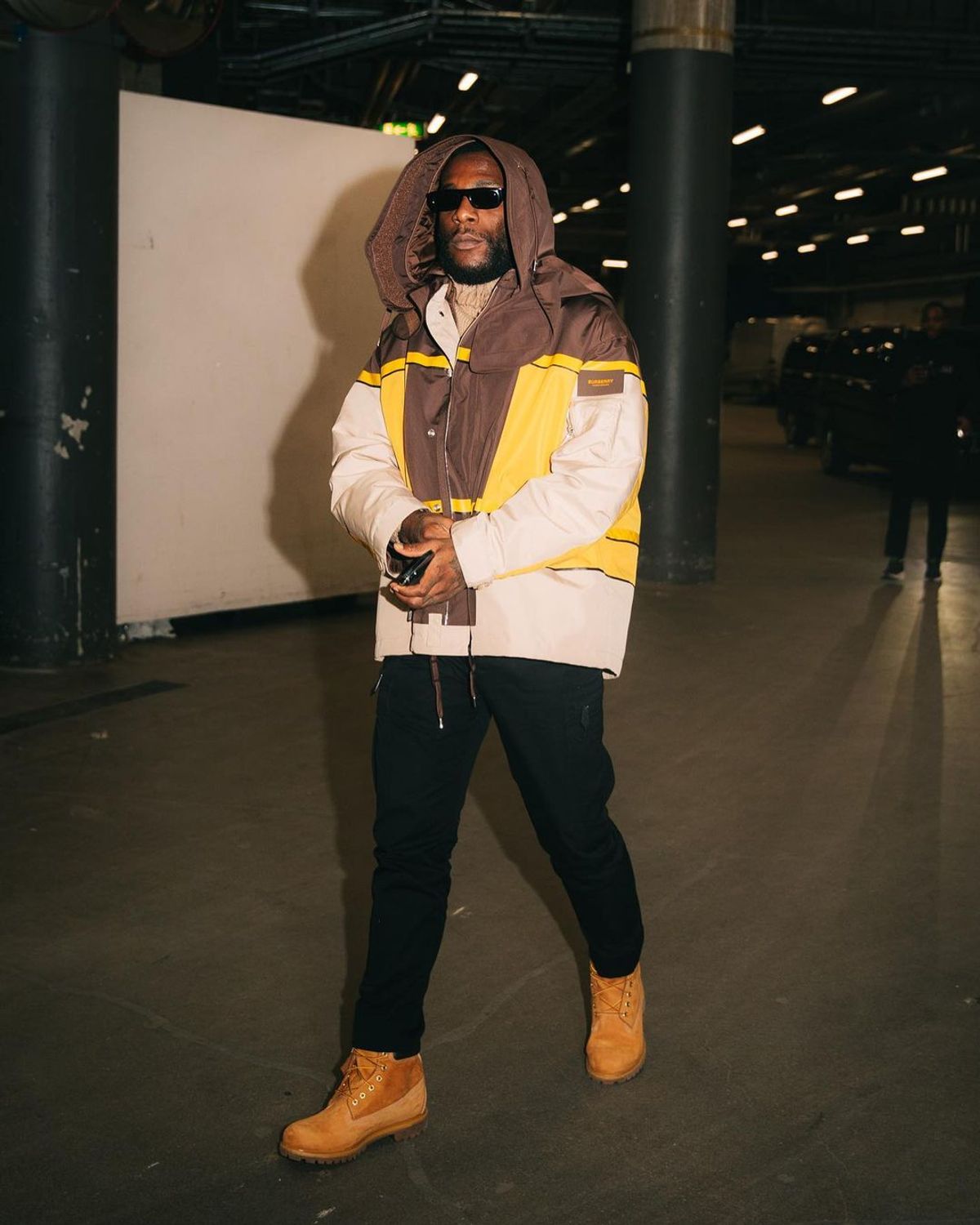 Burna Boy Outfit from December 5, 2022 | WHAT’S ON THE STAR?