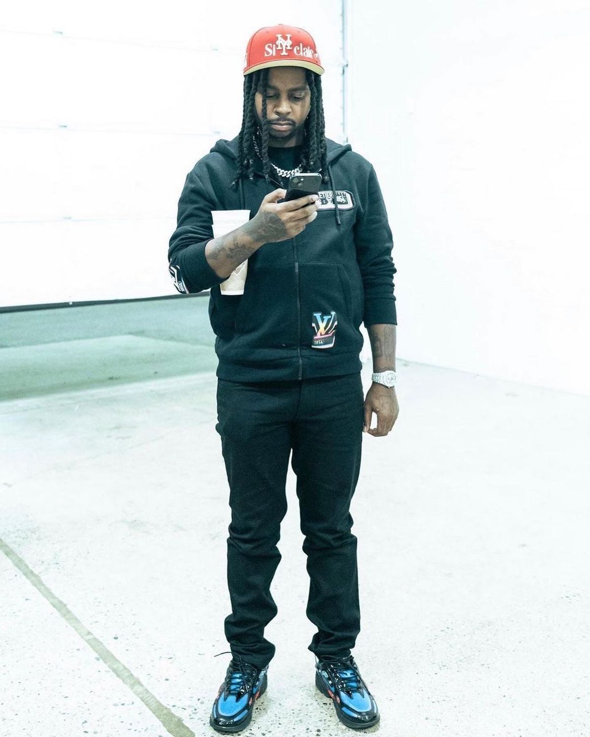 Babyface Ray Outfit from December 7, 2022 | WHAT’S ON THE STAR?