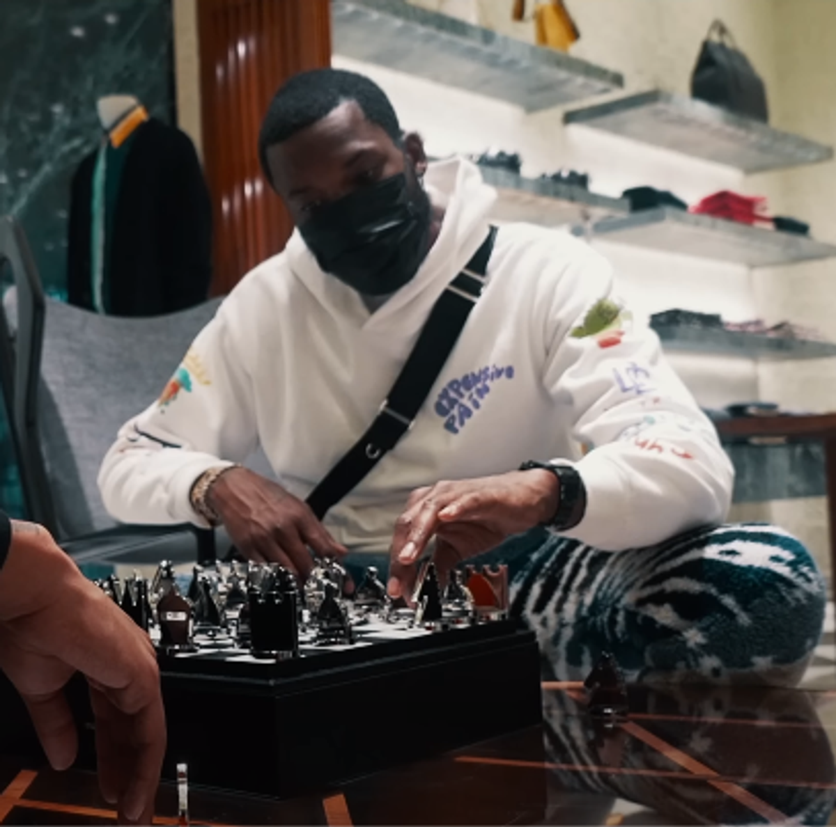 Meek Mill Outfit from December 3, 2022 | WHAT’S ON THE STAR?