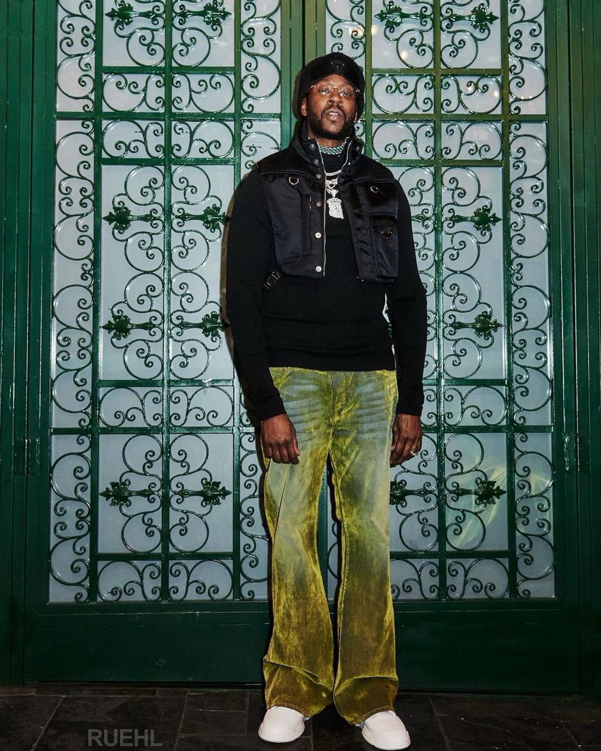2 Chainz Outfit from December 9, 2022 | WHAT’S ON THE STAR?