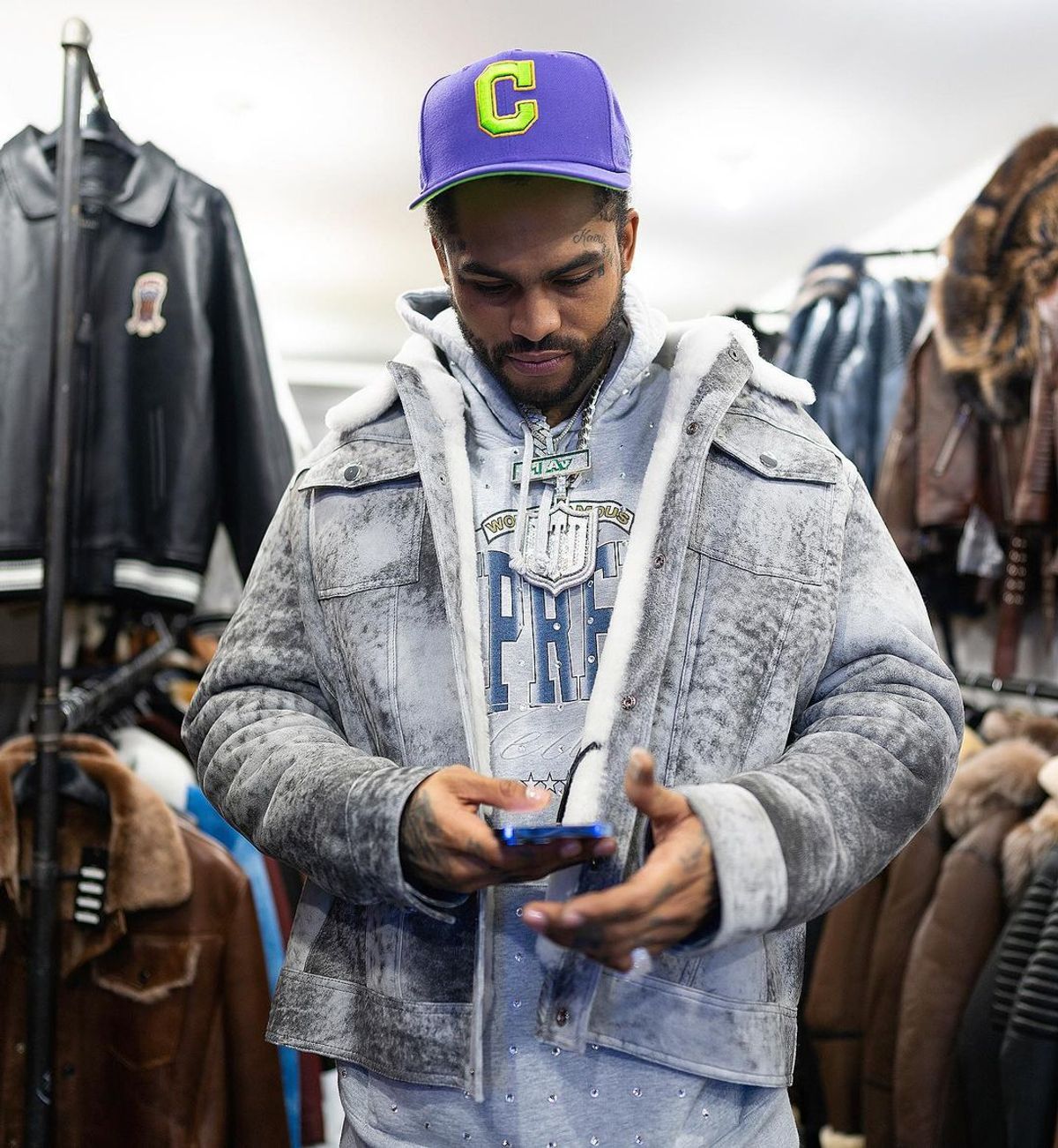 Dave East Outfit from December 10, 2022 | WHAT’S ON THE STAR?