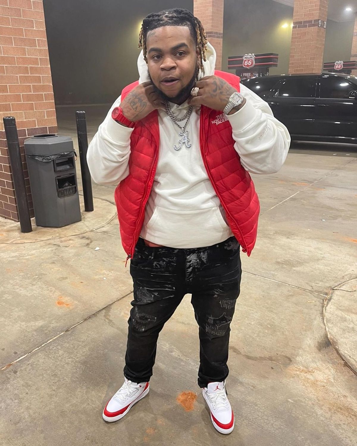 Big Yavo Outfit from December 12, 2022 | WHAT’S ON THE STAR?