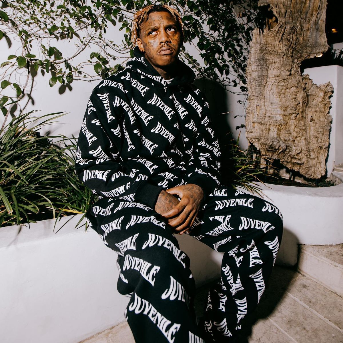 Famous Dex Outfit from December 10, 2022 | WHAT’S ON THE STAR?