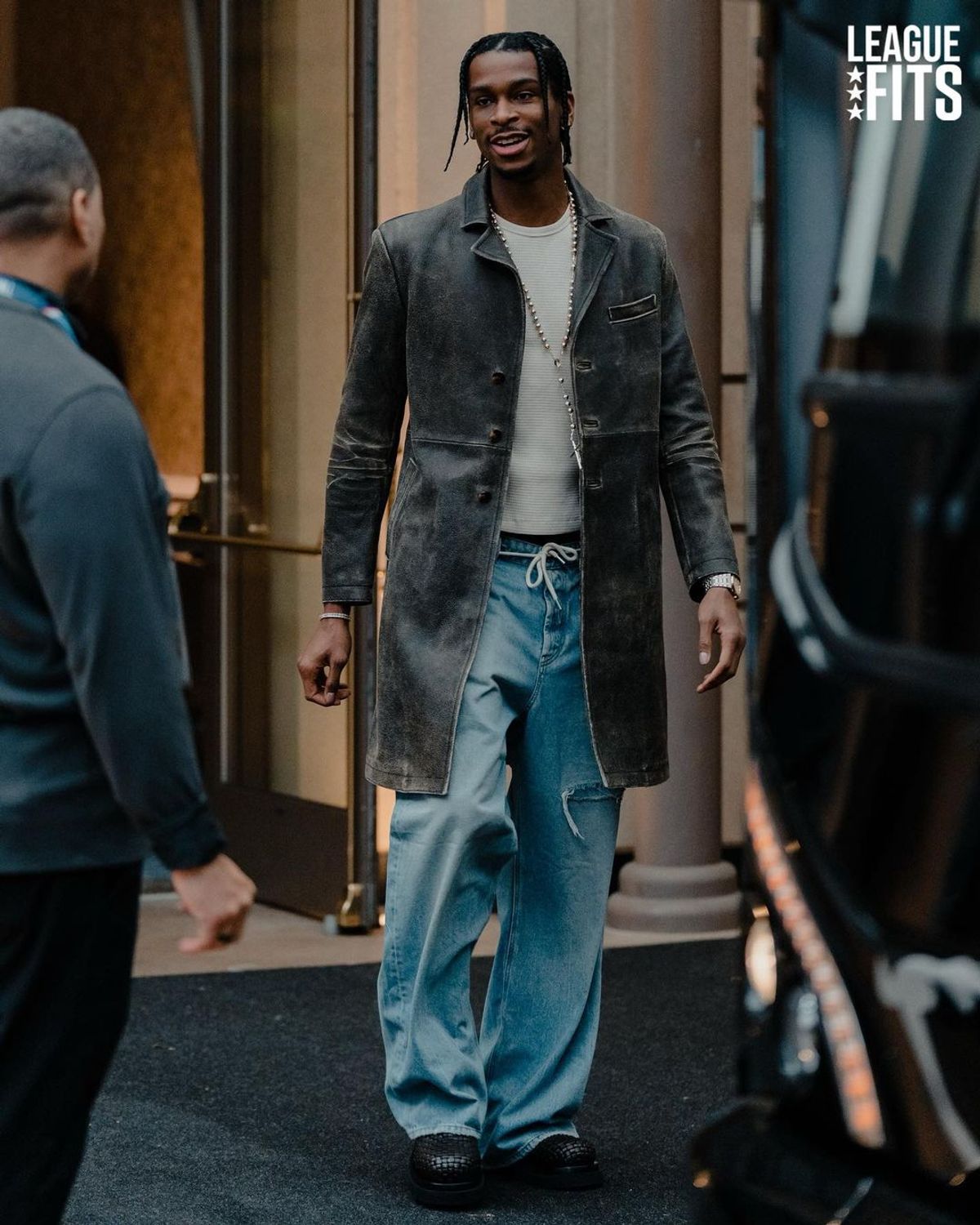 Shai Outfit from December 13, 2022 | WHAT’S ON THE STAR?