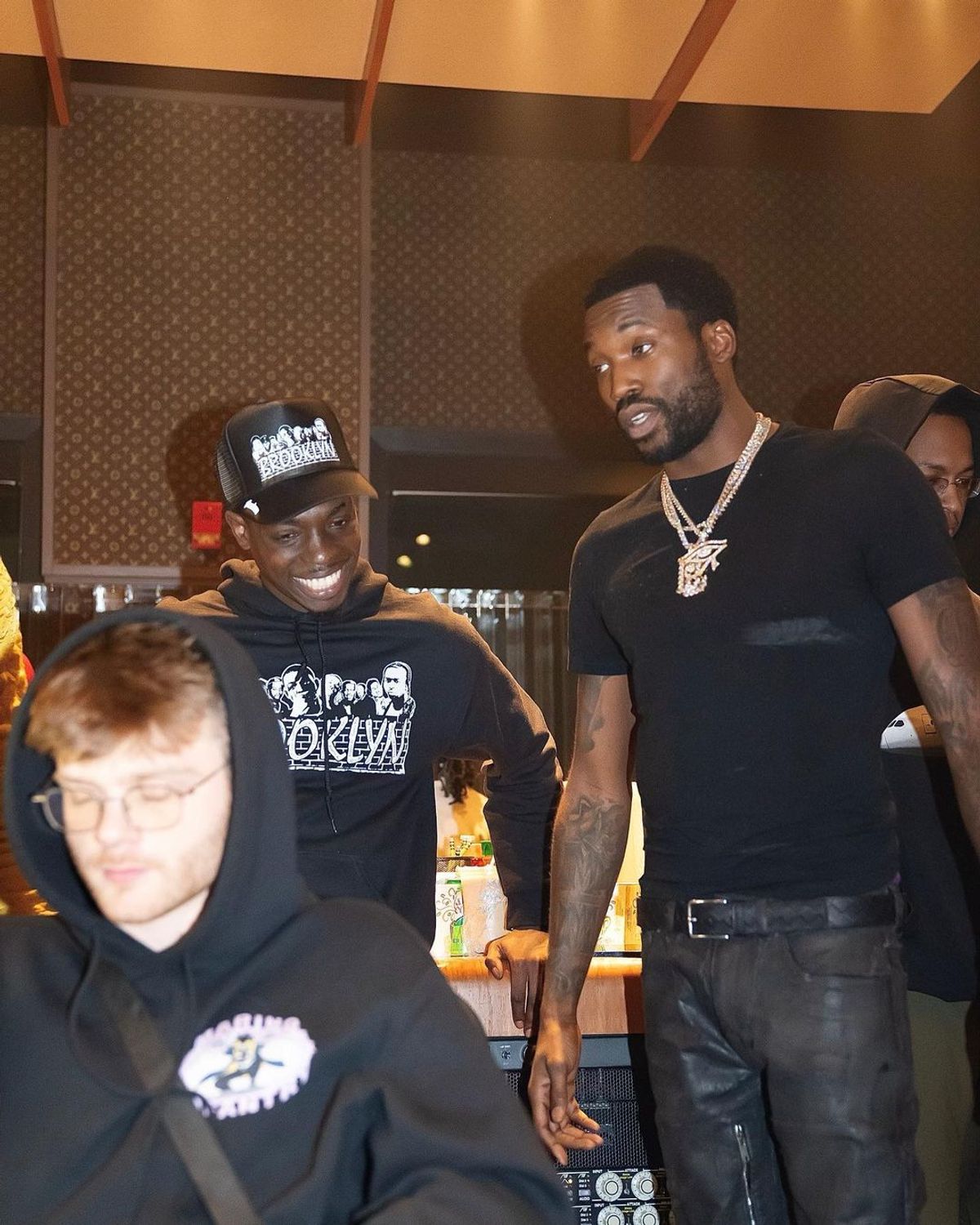 Meek Mill Outfit from December 14, 2022 | WHAT’S ON THE STAR?