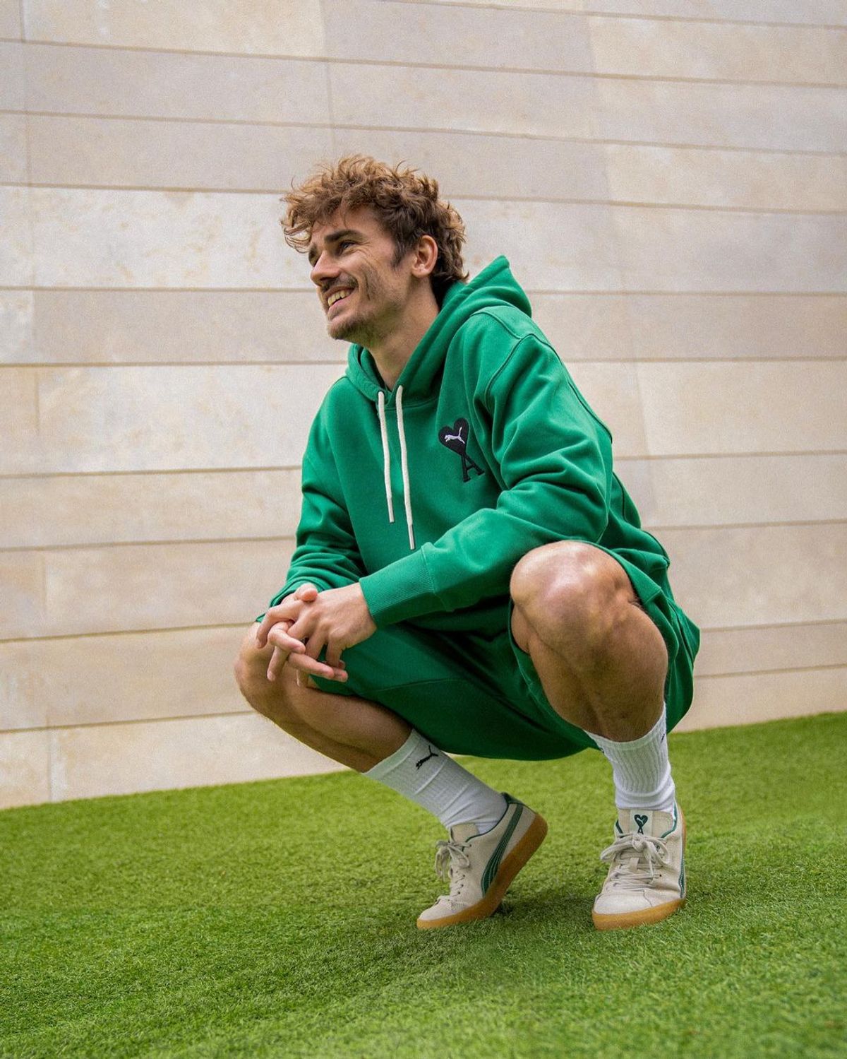 Antoine Griezmann Outfit from April 3, 2022 | WHAT’S ON THE STAR?