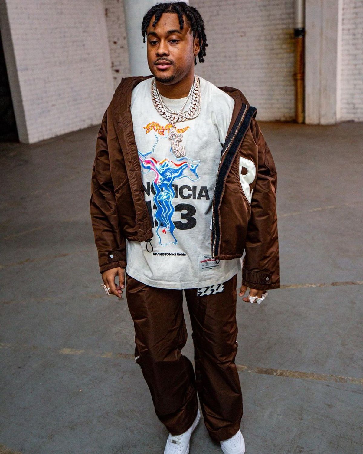 Tay B Outfit from November 21, 2022 | WHAT’S ON THE STAR?