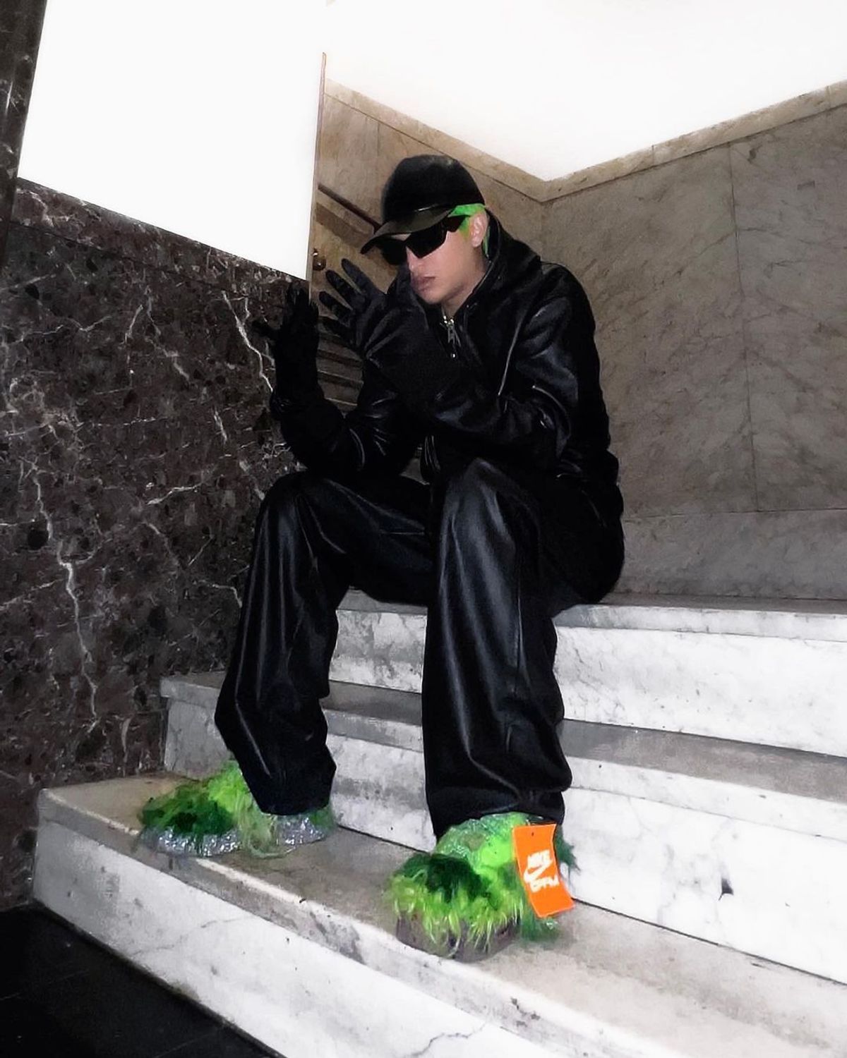 Gab3 Outfit from November 21, 2022 | WHAT’S ON THE STAR?