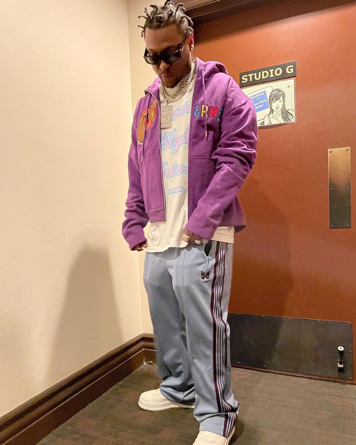 HitBoy Outfit from February 15, 2022 | WHAT’S ON THE STAR?