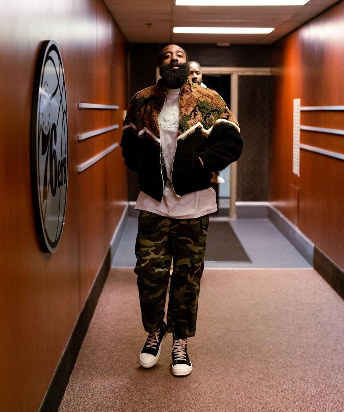 James Harden Outfit from December 21, 2022 | WHAT’S ON THE STAR?