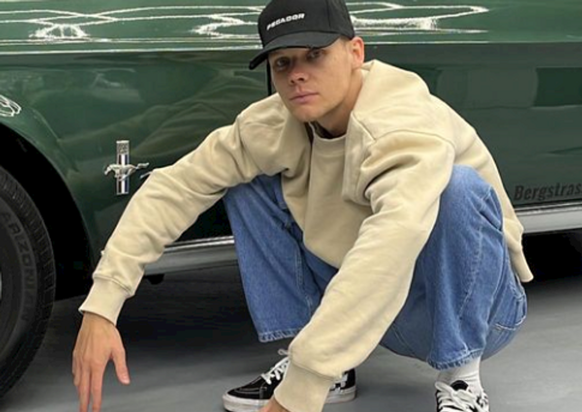 Sascha Hellinger: Outfits, Clothes, Style and Fashion | WHAT’S ON THE STAR?