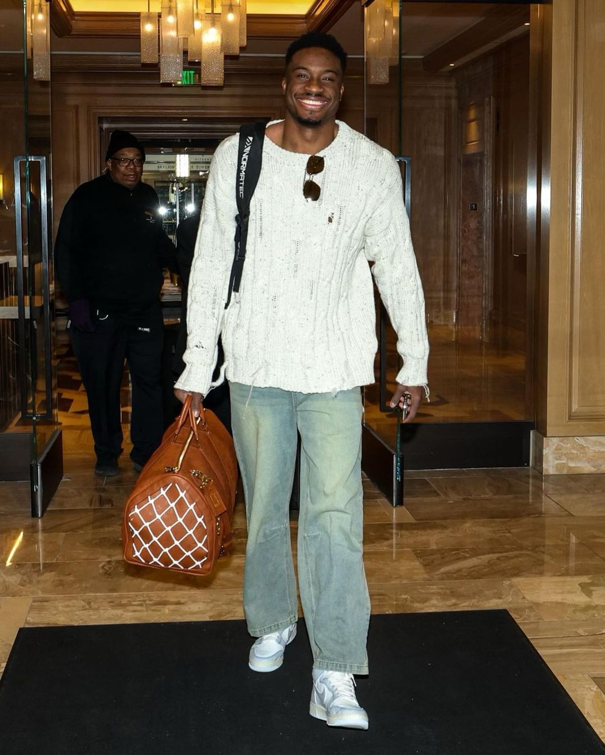 Thanasis Antetokounmpo Outfit from December 22, 2022 | WHAT’S ON THE STAR?