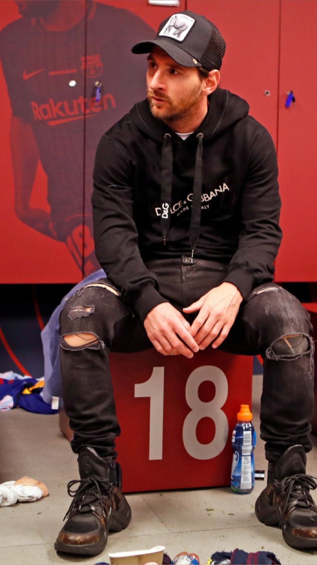 Lionel Messi Outfit from May 16, 2019 | WHAT’S ON THE STAR?