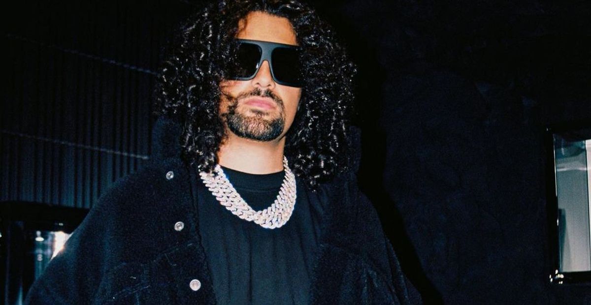 Alex Moss: Clothing, Shoes & Accessories | WHAT’S ON THE STAR?