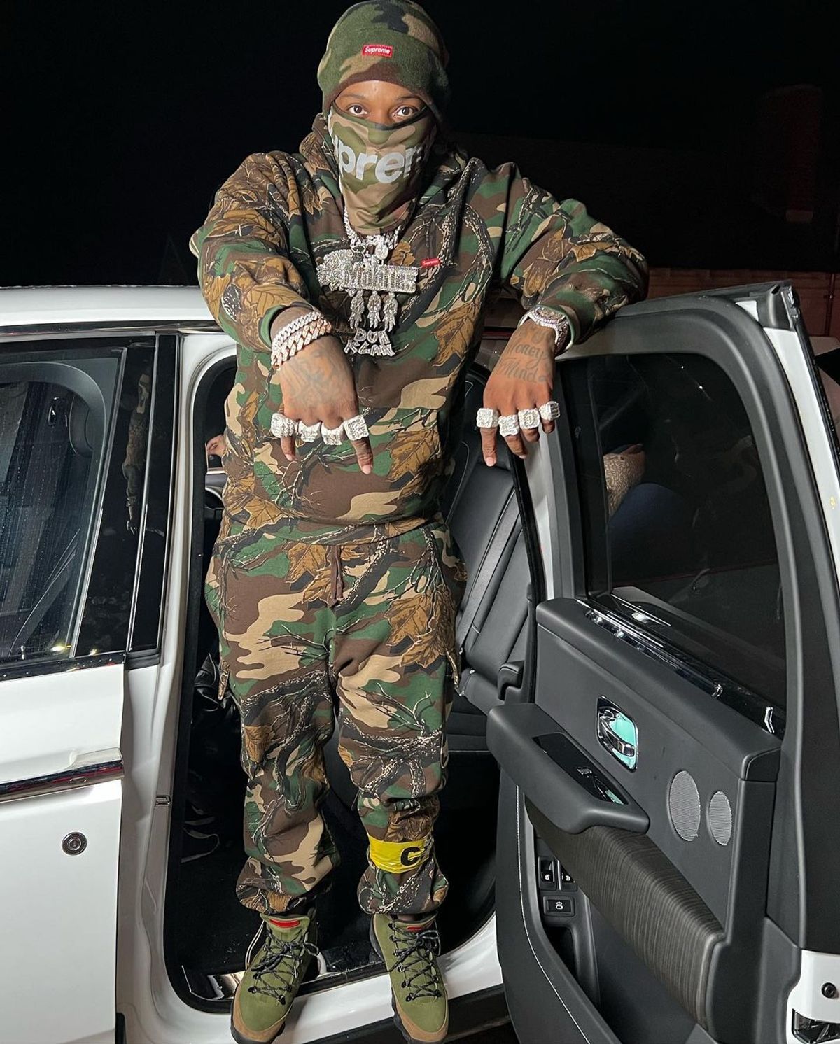 Finesse2tymes Outfit from December 25, 2022 | WHAT’S ON THE STAR?