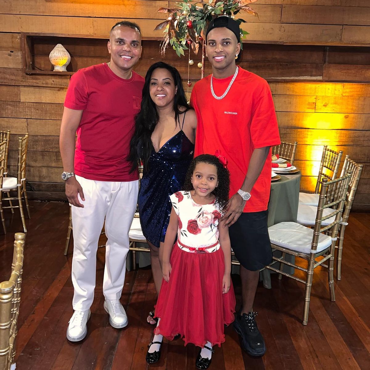 Rodrygo Outfit from December 25, 2022 | WHAT’S ON THE STAR?
