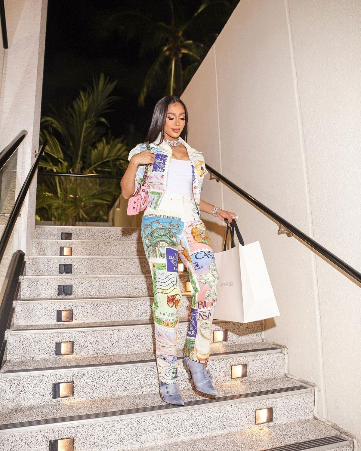 Bia Outfit from December 24, 2022 | WHAT’S ON THE STAR?