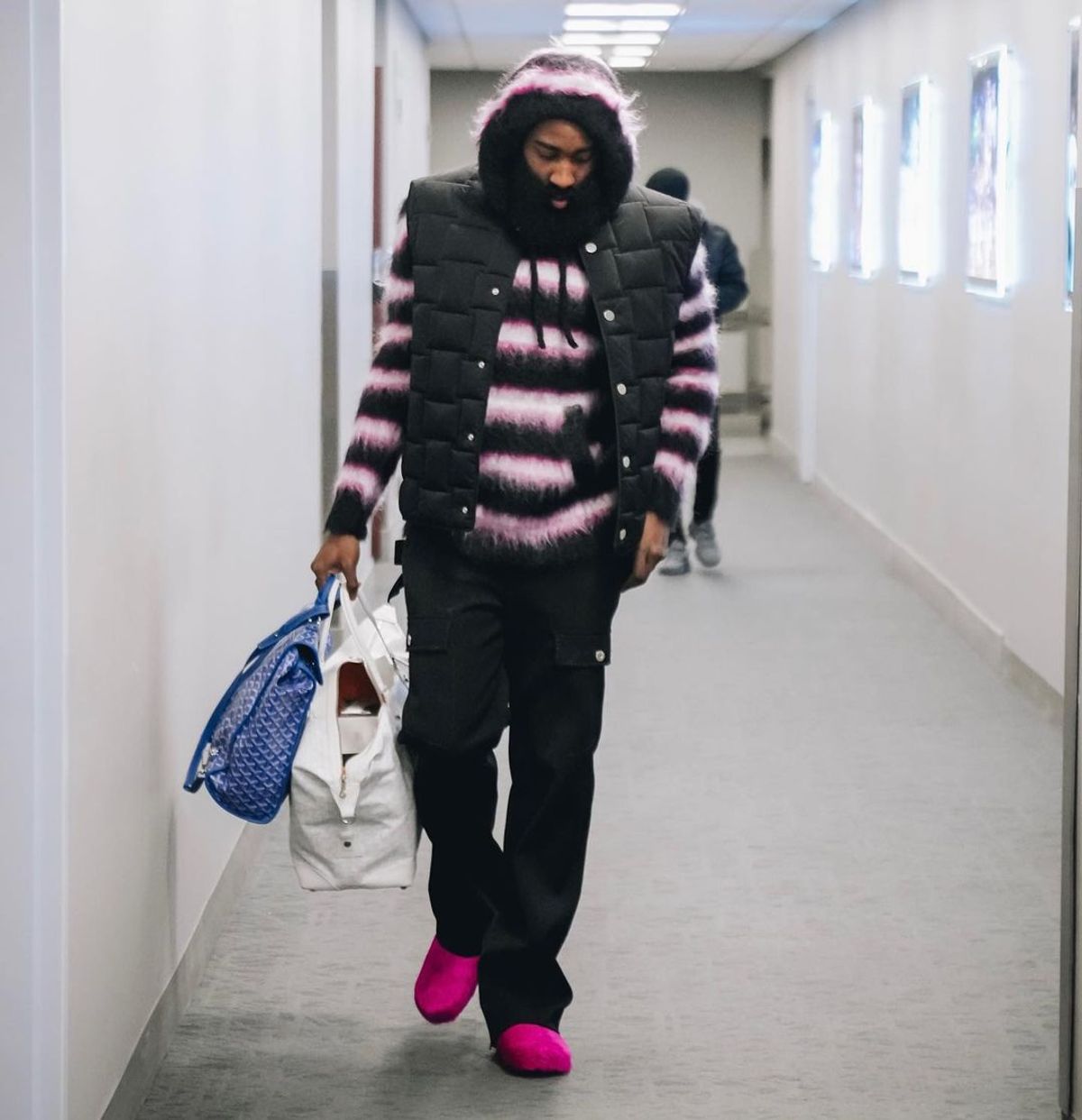 James Harden Outfit from December 24, 2022 | WHAT’S ON THE STAR?