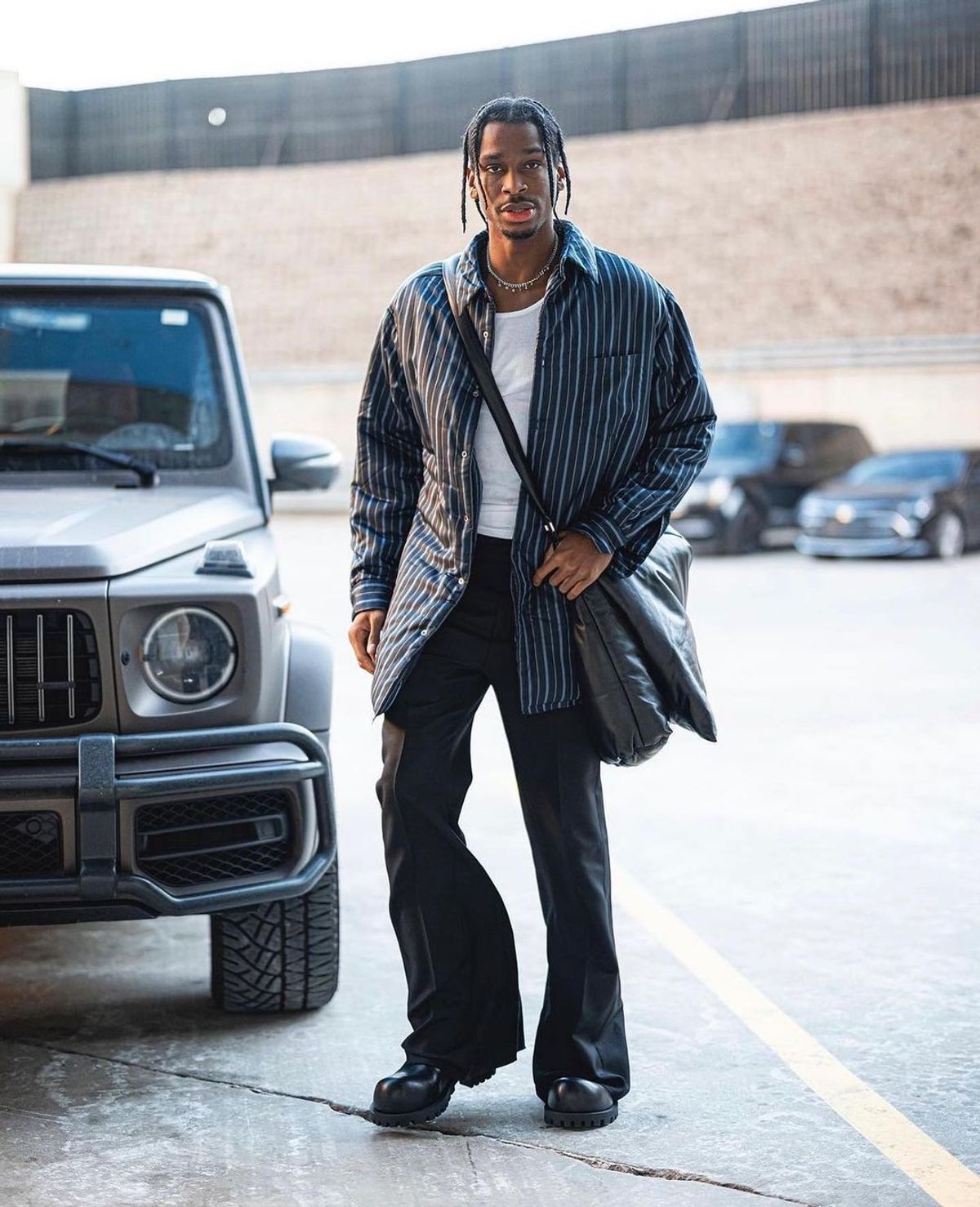 Shai Outfit from December 29, 2022 | WHAT’S ON THE STAR?