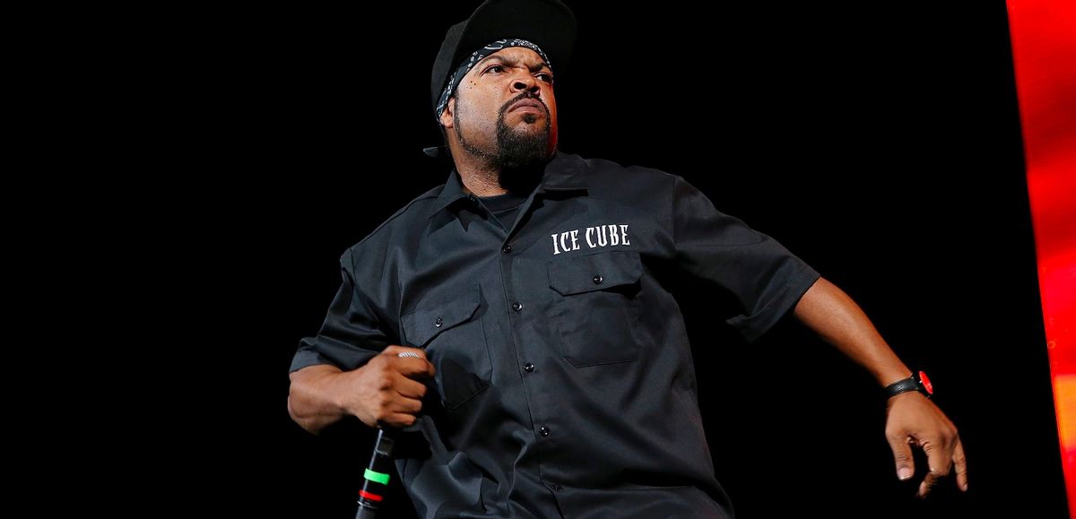 Ice Cube: Outfits, Clothes, Style and Fashion | WHAT’S ON THE STAR?