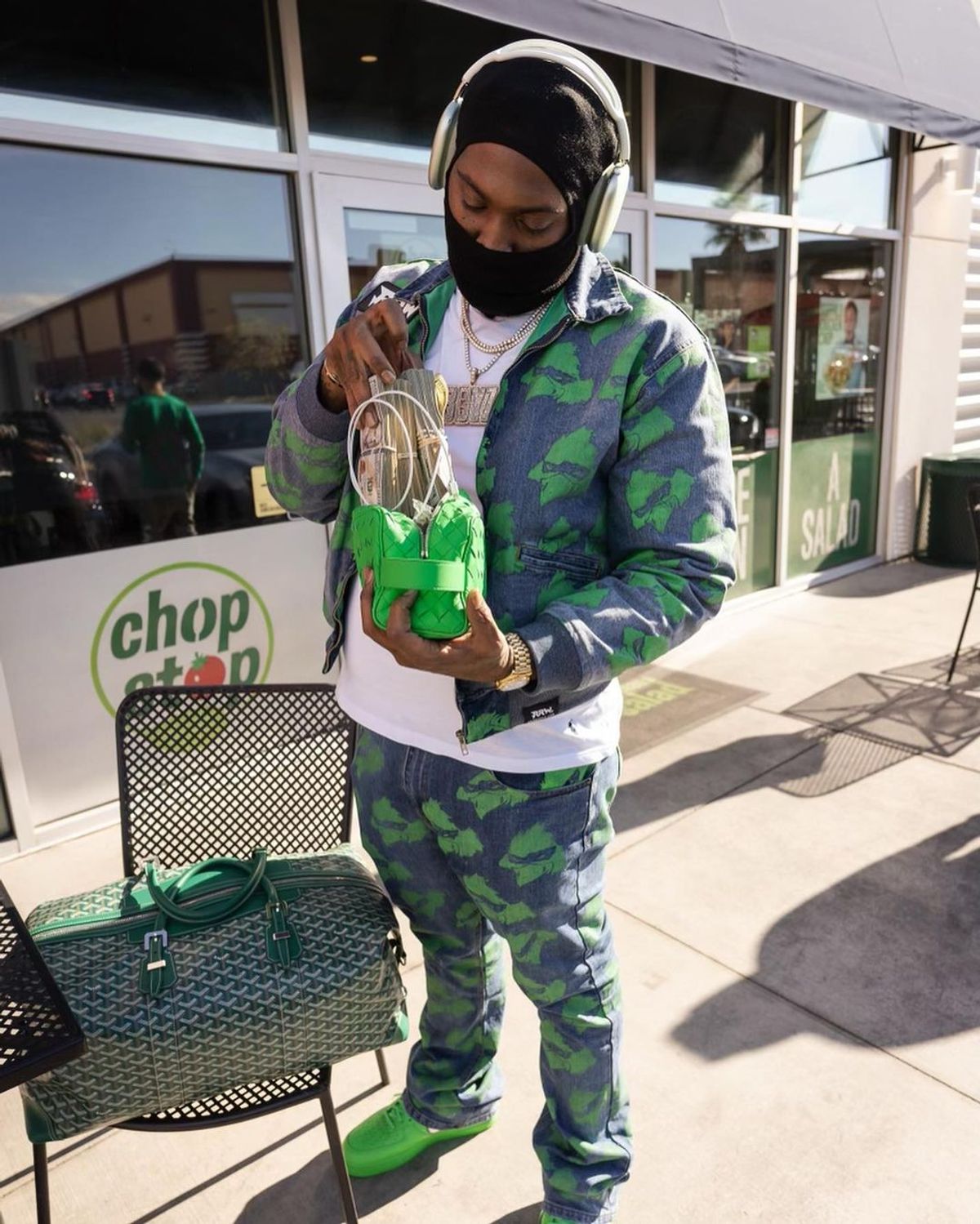 Peezy Outfit from January 4, 2023 | WHAT’S ON THE STAR?